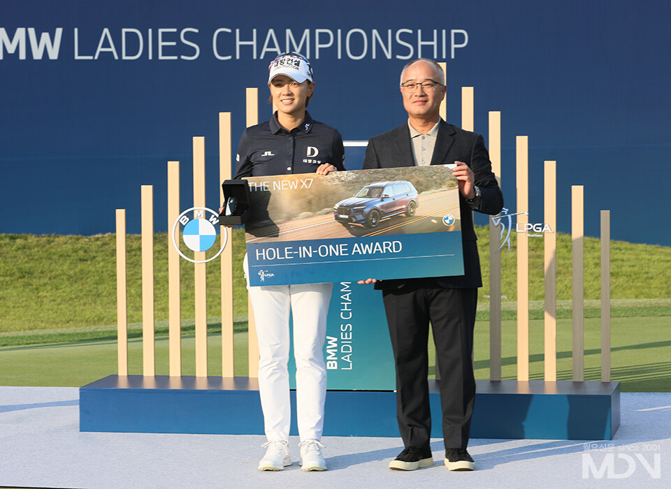 [LPGA] 최나연 은퇴식 선물은 'BMW 뉴 X7 xDrive 40i 디자인 퓨어 엑설런스'