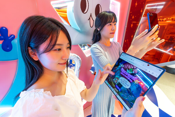 KT, 갤럭시Z 폴더블7 AI 체험존 운영 "MZ세대 겨냥"